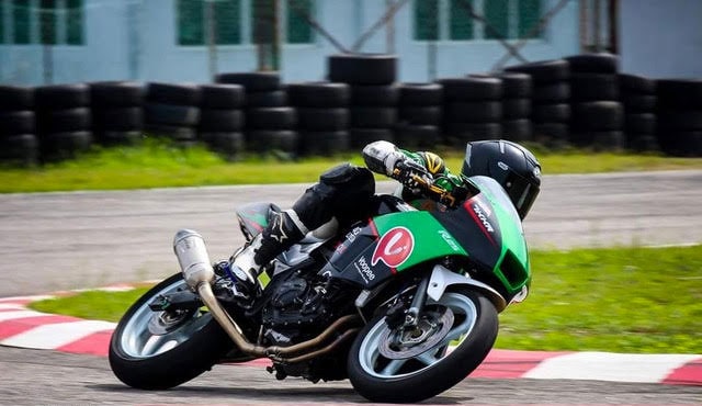 OneXoX TKKR Racing Team | LeoVince